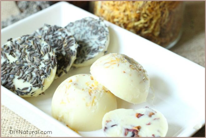 DIY Bath Melts: A Moisturizing and Naturally Scented Recipe